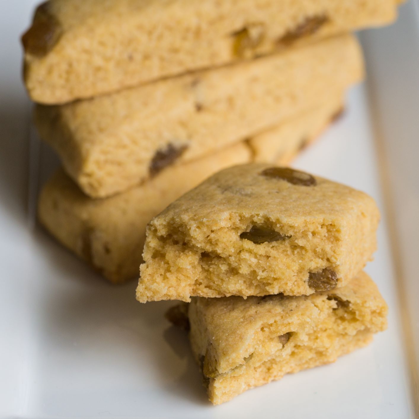 Zaleti (Cornmeal & Raisin Cookies) - Jaymie Bakes